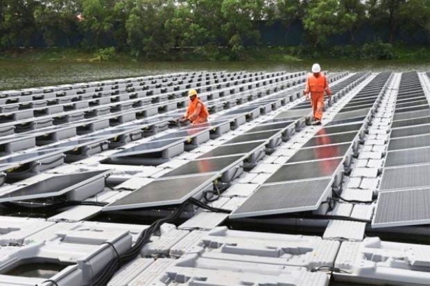 Singapore reservoir to house floating solar panel systems